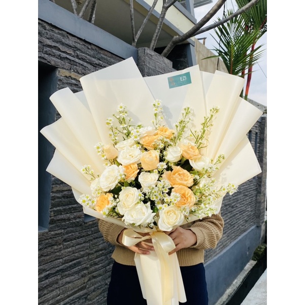 Jual Bouqet bunga Rose cream (beautiful flower) | Shopee Indonesia