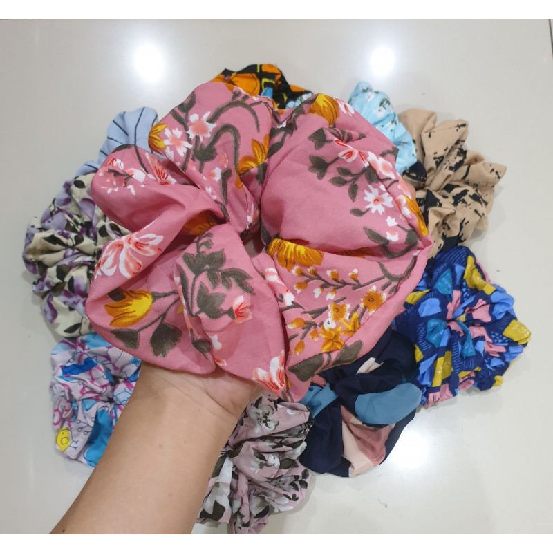 Jual INNER BATIK HIJAB SUPER JUMBO MOTIF SCRUNCHIE | Shopee Indonesia