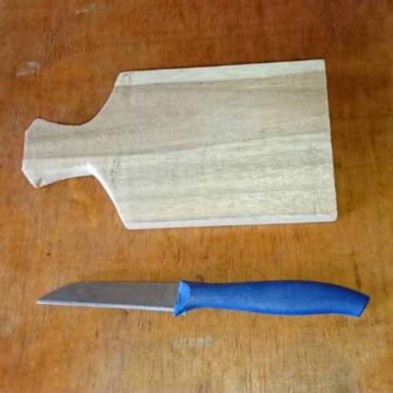 Jual Mainan Masak Masakan Anak Murah Talenan Tatakan Kayu Mini + Pisau ...