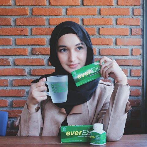 Jual Ever E 250 IU 12 Softgel Vitamin Kesehatan Kulit Penyubur ...