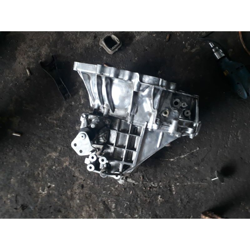 Jual transmisi gearbox etios kia new rio jazz rs manual ORIGINAL bukan ...