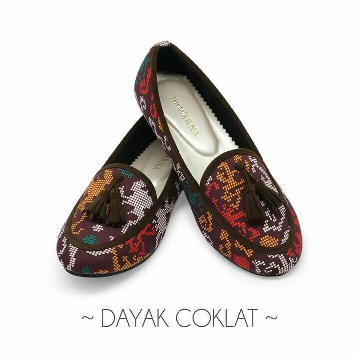 Jual Sepatu Batik Dayak Coklat by The Warna | Shopee Indonesia