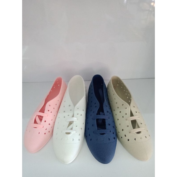 Jual Sepatu Wanita Bata Original Bahan Karet motif Heart | Shopee Indonesia