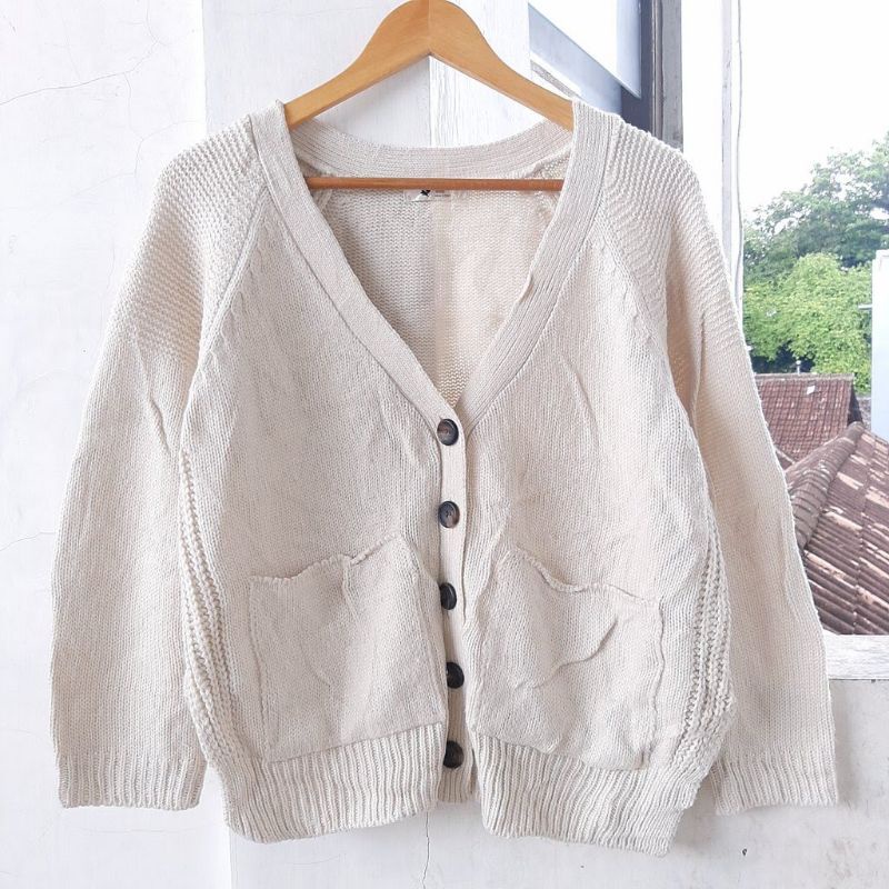 Jual BONGJA SHOP KOREAN KNIT CARDIGAN IN BROKEN WHITE | Shopee Indonesia