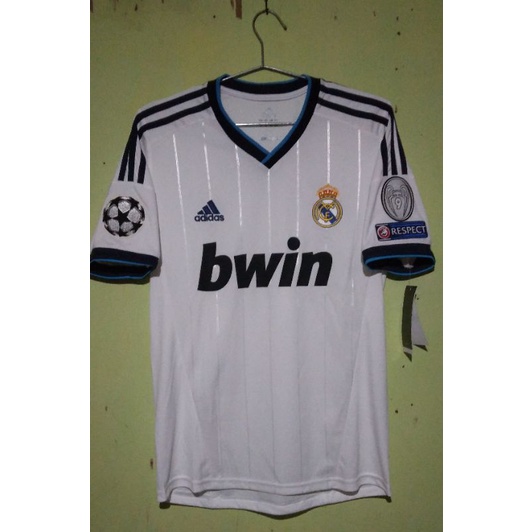 Jual Jersey Real Madrid Retro Full Patch UCL | Shopee Indonesia