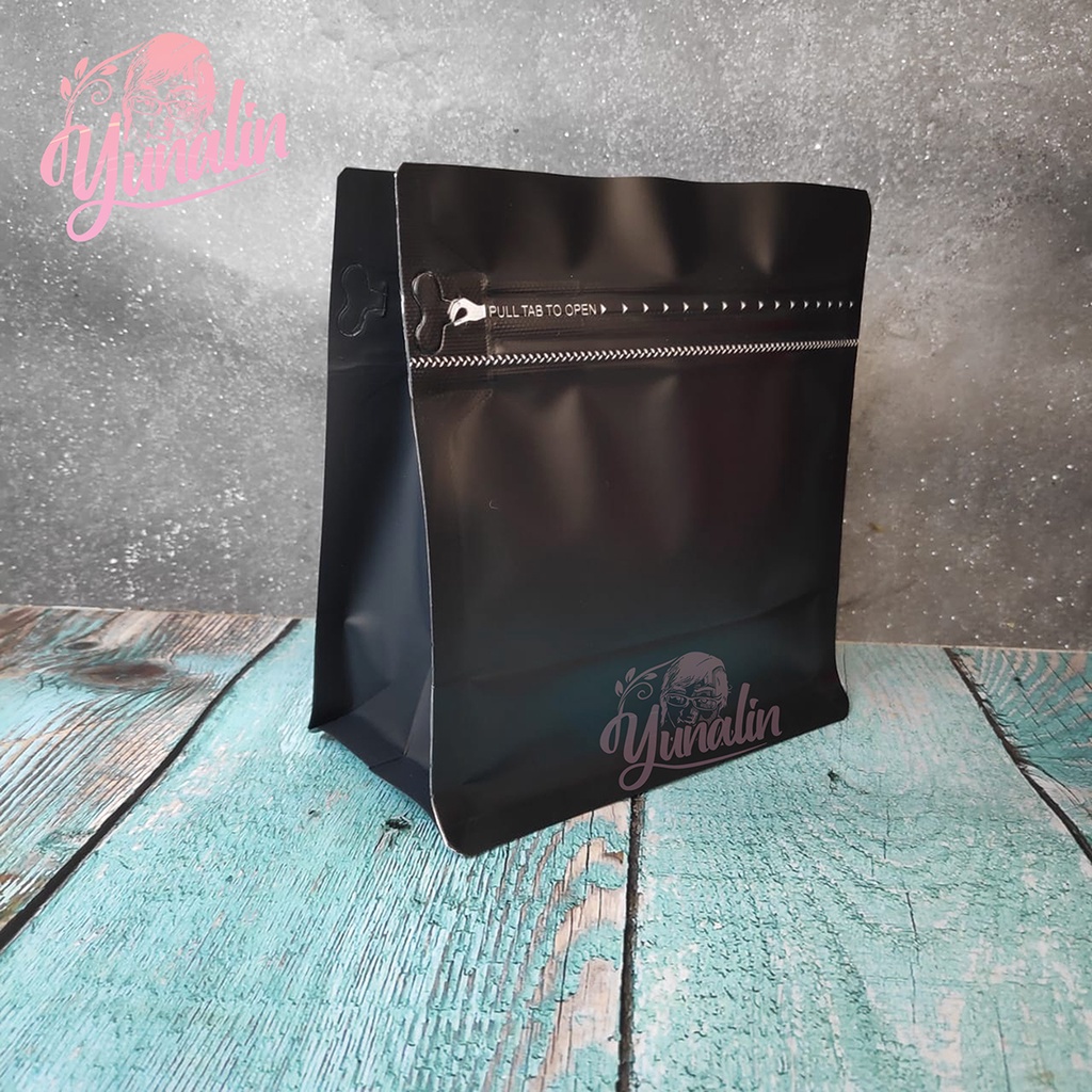 Jual Flat Bottom Zipper Persegi 150gr Black | Kemasan Coffee | Shopee ...