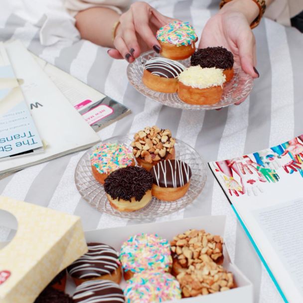 Jual Donut Mini Box-Holland Bakery | Shopee Indonesia