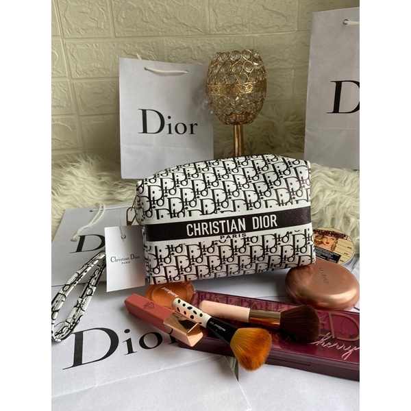 Jual Tempat Makeup Kosmetik Empuk UKURAN 16x11x6CM . Kotak Penyimpanan ...