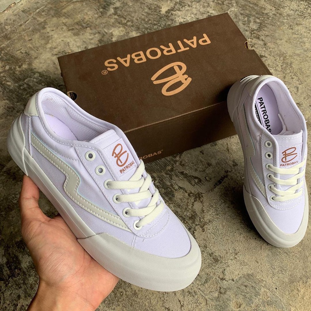 Jual PATROBAS FOOTWEAR - IVAN LOW UPT TRIPLE WHITE | Shopee Indonesia