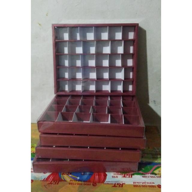 Jual new Kotak box sekat 30 - box sekat 5x6 maroon mix putih - praline ...