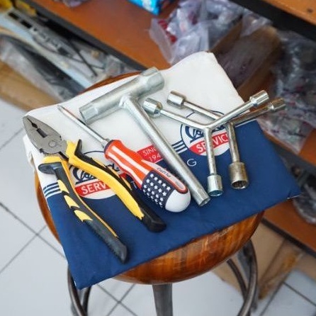 Jual Tas Toolkit Set Peralatan Bengkel Darurat Vespa Klasik Px Super ...