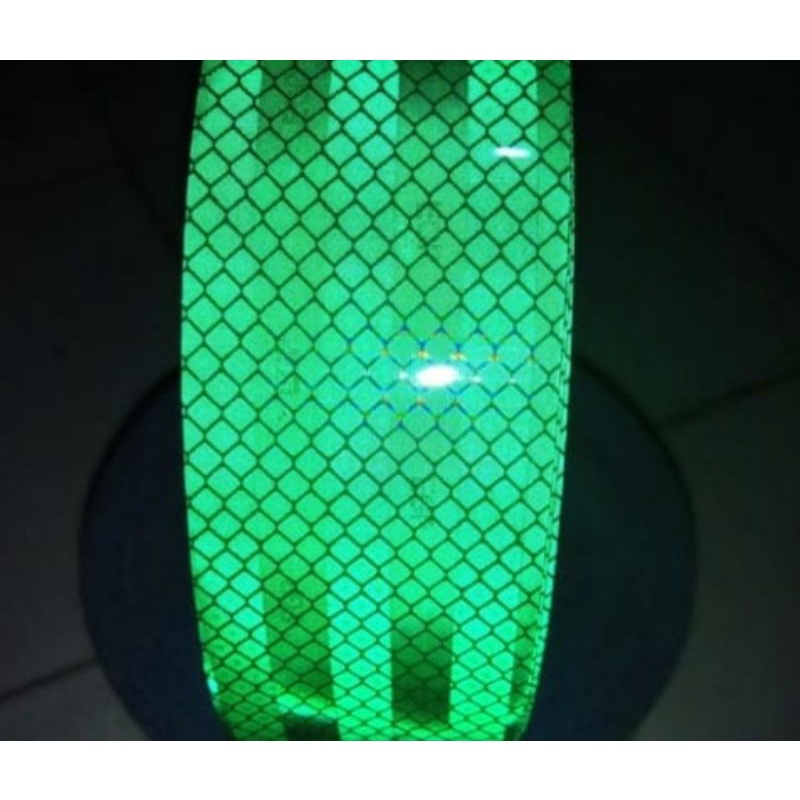 Jual Stiker Reflektor Hijau / Reflective / Pemantul Cahaya / Scotland ...