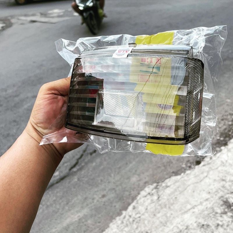 Jual KACA MIKA STOPLAMP GL SMOKE MERK WIN | Shopee Indonesia