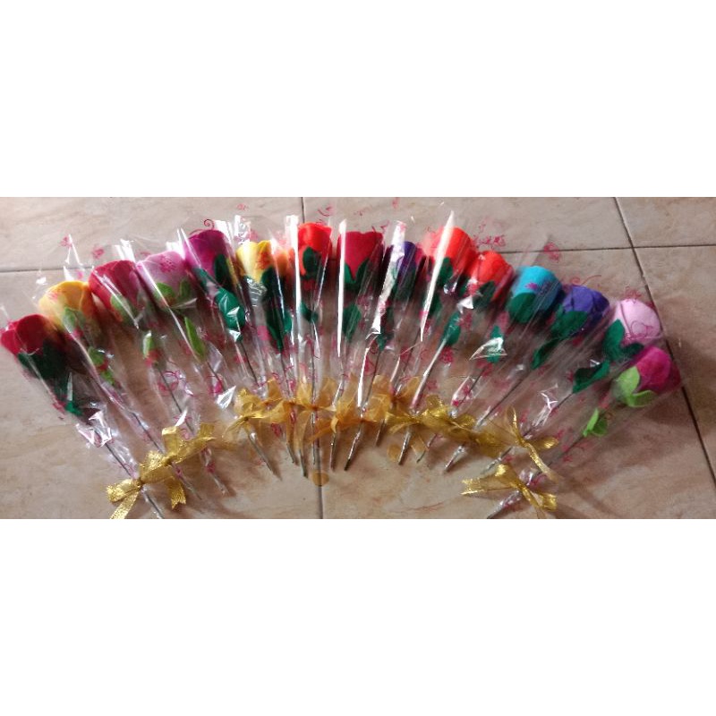 Jual bunga mawar(bahan flanel) | Shopee Indonesia