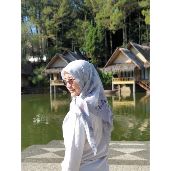 Jual Vinca Series scarf printed hijab by IFS The Label | Shopee Indonesia
