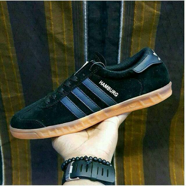 Jual Galeri sepatu casual adidas humberg | Shopee Indonesia