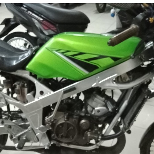 Jual tangki bensin ninja r warna hijau original bawaan pabrik copotan ...