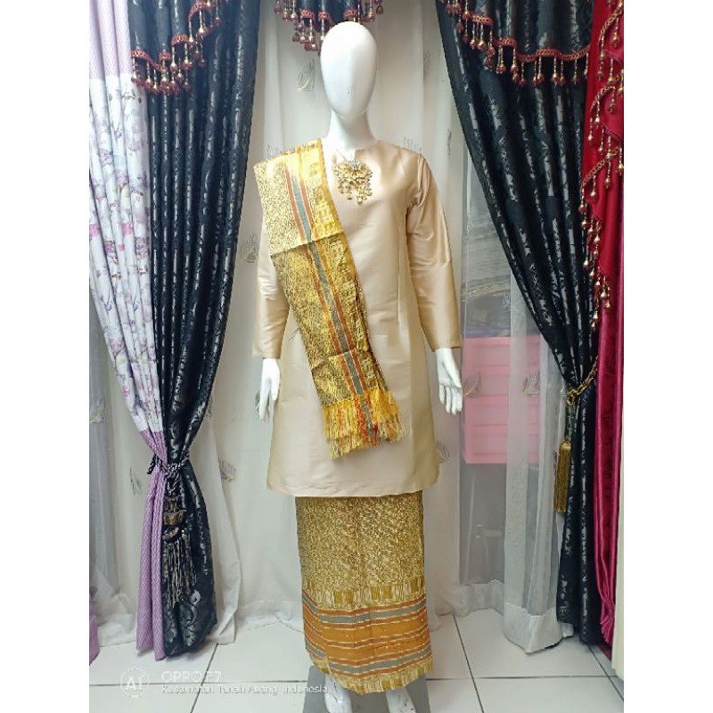 Jual SET BAJU KURUNG ROK SONGKET DAN SELENDANG / BAJU KURUNG MELAYU KAIN SONGKET | Shopee Indonesia