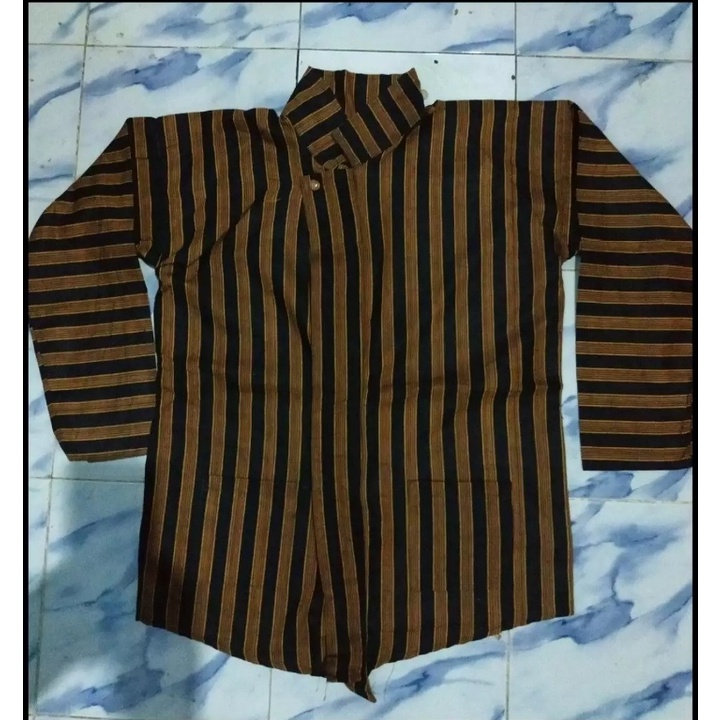 Jual baju adat jawa/surjan lurik pria/batik lurik pria/baju lurik jawa ... Jual baju adat jawa/surjan lurik pria/batik lurik pria/baju lurik jawa ...