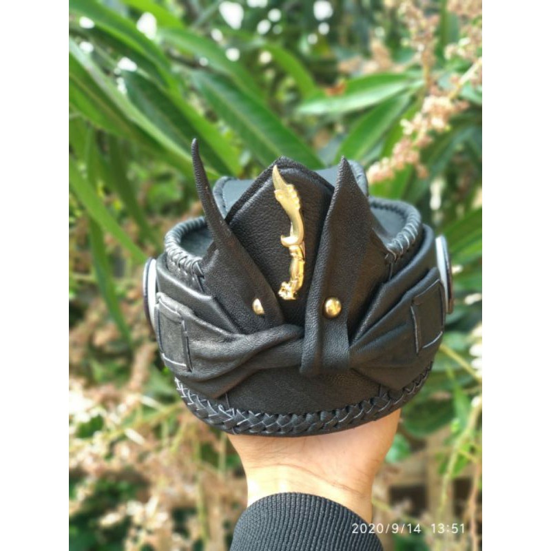 Jual blangkon , topi , ikat kepala tradisional kulit asli | Shopee ...