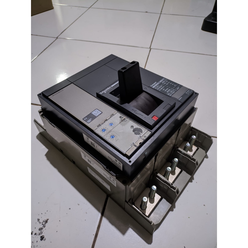Jual MCCB Ns 1250N Ns1250 N Ns 1250 A 3P 50Ka SCHNEIDER ORGINAL ...