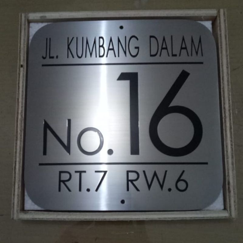 Jual Nomor rumah stainless steel etching/grafir ukuran plat 20 x20 cm ...