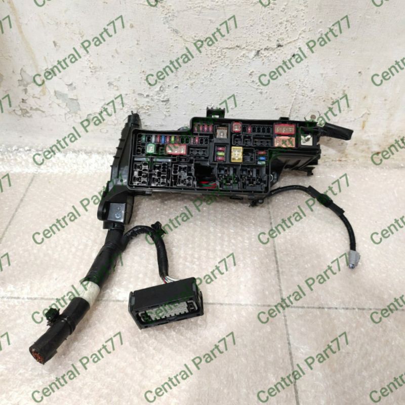 Jual Fuse Box Sekring Kabel Body Innova Reborn Fortuner VRZ Hilux Revo ...