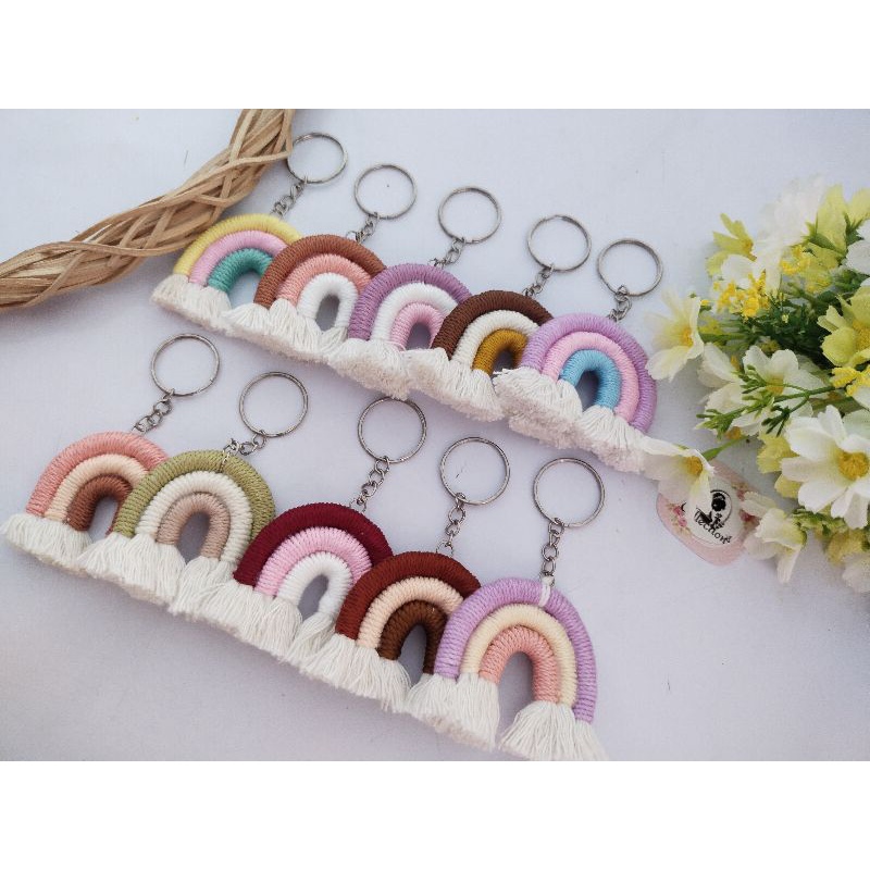 Jual Keychain macrame, Gantungan Kunci Rainbow. Macrame Rainbow ...