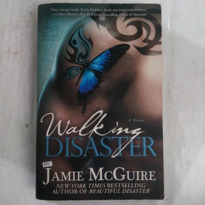 Jual NOVEL WALKING DISASTER JAMIE MCGUIRE | Shopee Indonesia