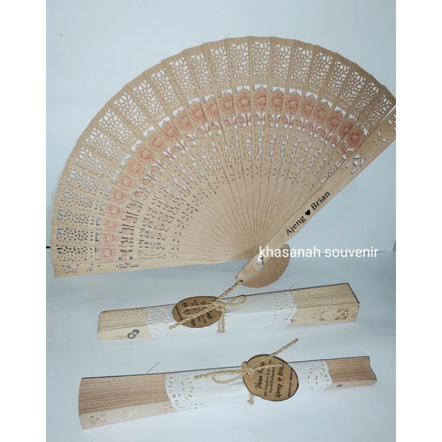 Jual Souvenir kipas kayu custom sablon kemas / souvenir kipas Cendana ...