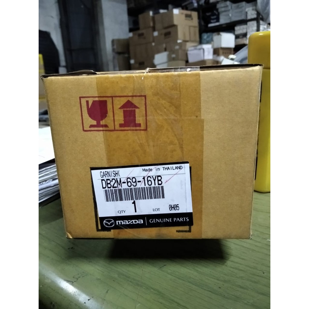 Jual GARNISH MAZDA 2 DB2M6916YB ORISINIL | Shopee Indonesia