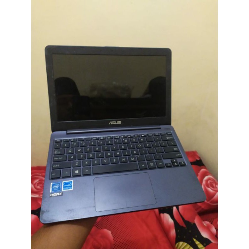 Jual Notebook Asus E203NAH E203 INTEL N3350 Ram 2gb | Shopee Indonesia