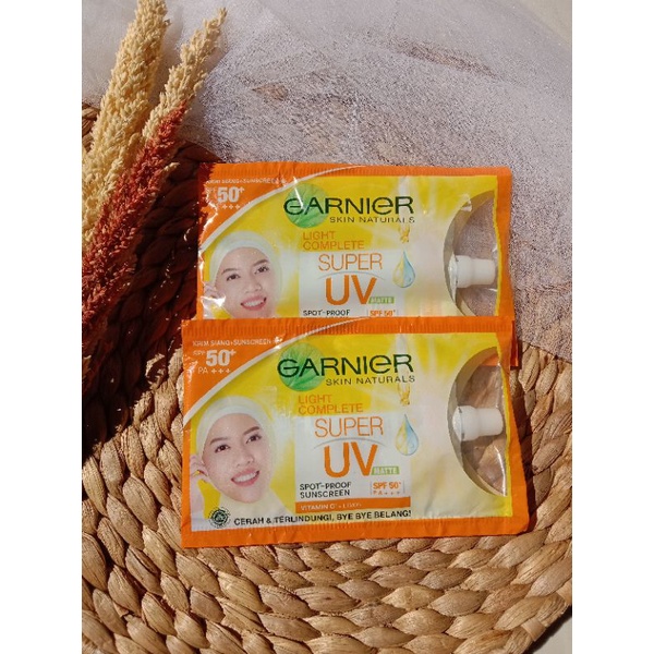 Jual Garnier Light Complete Super UV SPF 50/PA+++ Sachet 7ml | Shopee ...