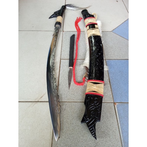 Jual Mandau Golok Parang Senjata Dayak Pusaka Khas Suku Dayak Motif ...