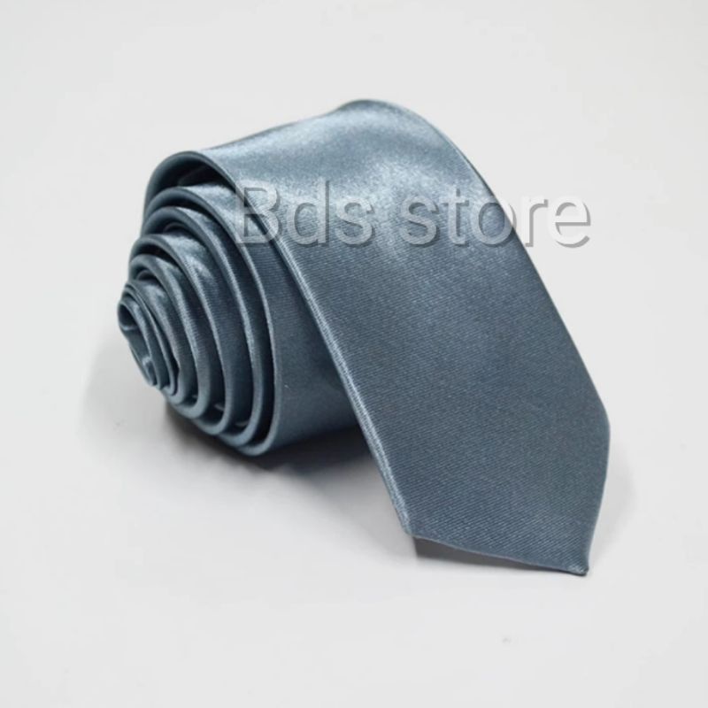 Jual Dasi Pria Polos Satin Warna Abu Ukuran Slim dan Medium | Shopee ...