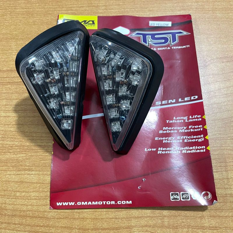 Jual Lampu sen led tempel segitiga / lampu sen vering ninja | Shopee Indonesia