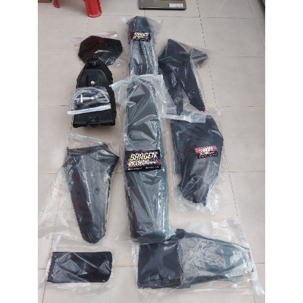 Jual body gordon pnp klx dtracker body hitam tangki hitam putih ...