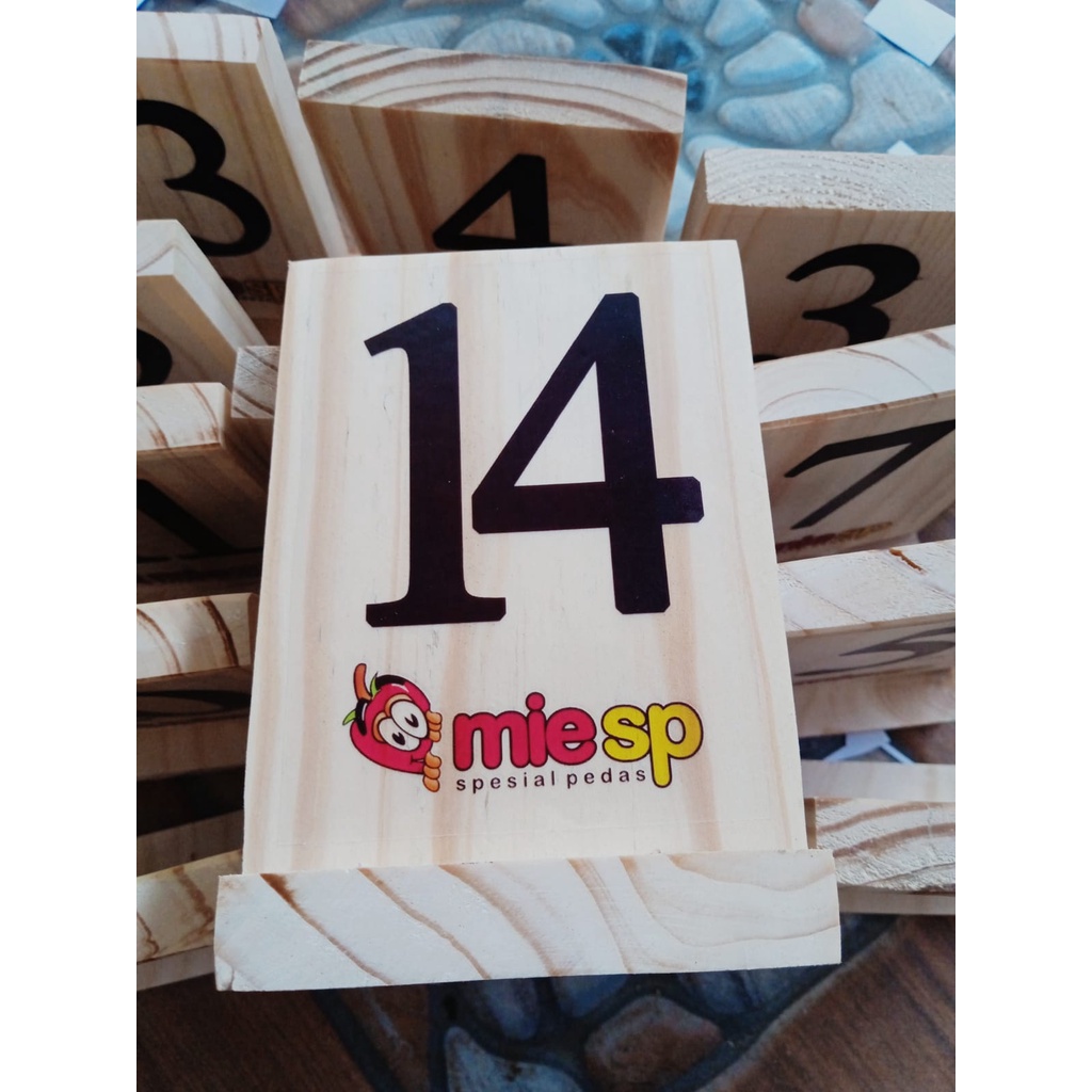Jual Nomor Meja Full Kayu Jati Belanda - Papan Tanda Nomor meja makan ...