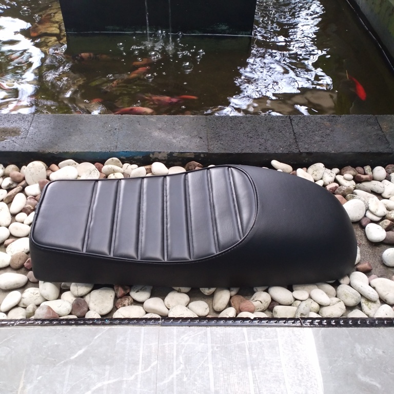 Jual jok motor custom cafe racer kulit hitam garis alas plat besi lurus ...