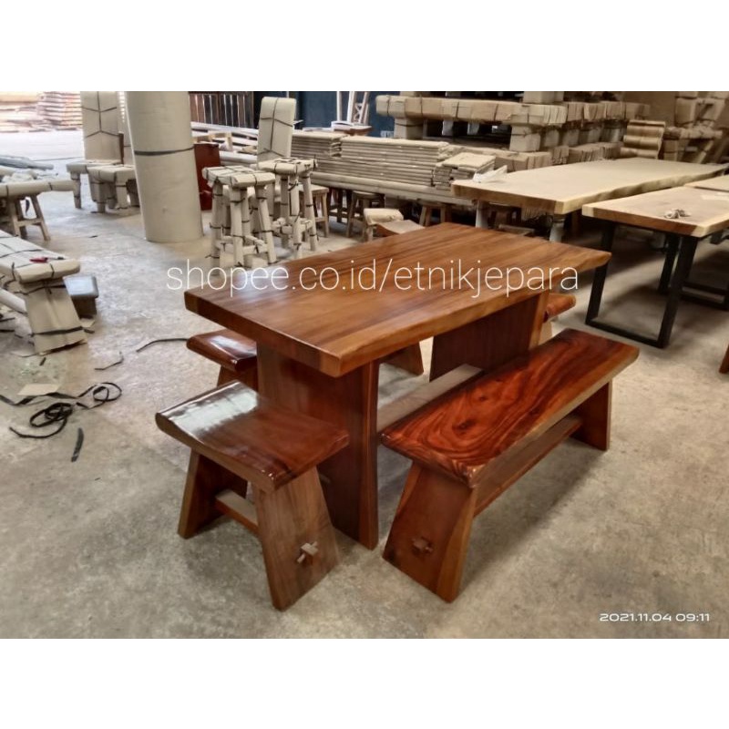 Jual Meja makan cafe resto kayu trembesi utuh tanpa sambungan 1 set ...