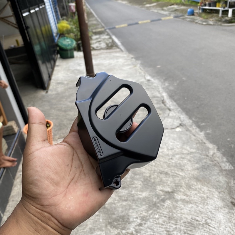 Jual Cover tutup Gear Crf 230 Ftr 223 Impor Goriila Tutup Ger Depan crf ...