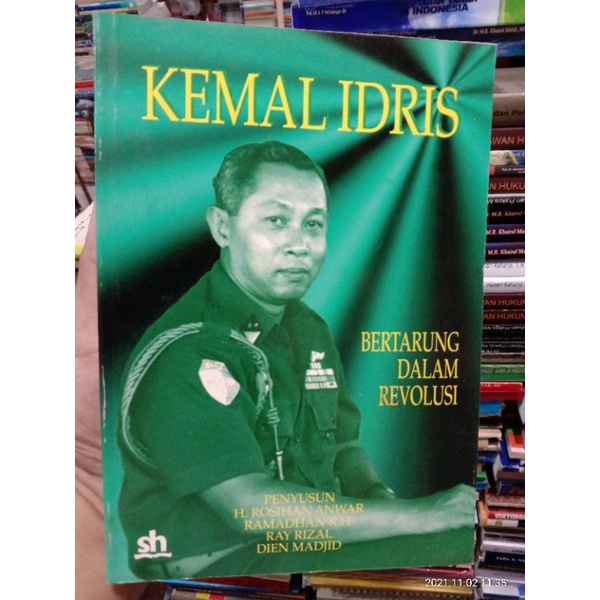 Jual BUKU KEMAL IDRIS BERTARUNG DALAM REVOLUSI ORIGINAL | Shopee Indonesia