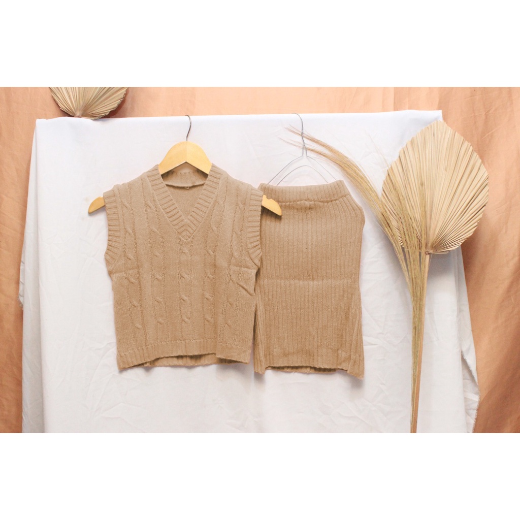 Jual Setelan rajut anak perempuan cable set / Rok setelan rajut anak / Rok span rajut anak ...