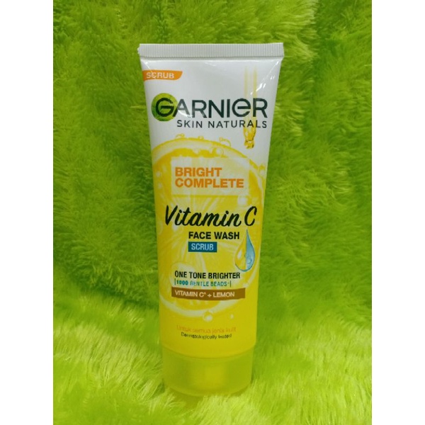 Jual GARNIER Bright Complete Vitamin C Scrub - 100ml | Shopee Indonesia