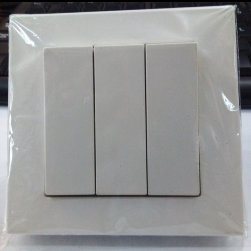 Jual Saklar Triple Broco Plano Putih | Shopee Indonesia