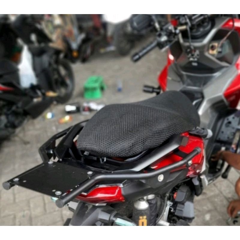 Jual Bracket Box atau Breket Shad Original Honda ADV 160 Braket Top Box ...