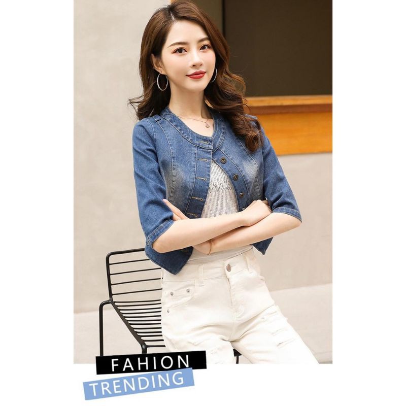 Jual SEVEN.CLOTH Hannon jaket crop jeans wanita terbaru | Shopee Indonesia