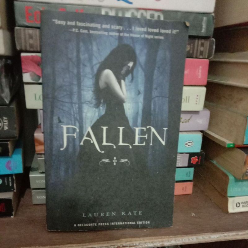 Jual Fallen a novel Lauren Kate | Shopee Indonesia