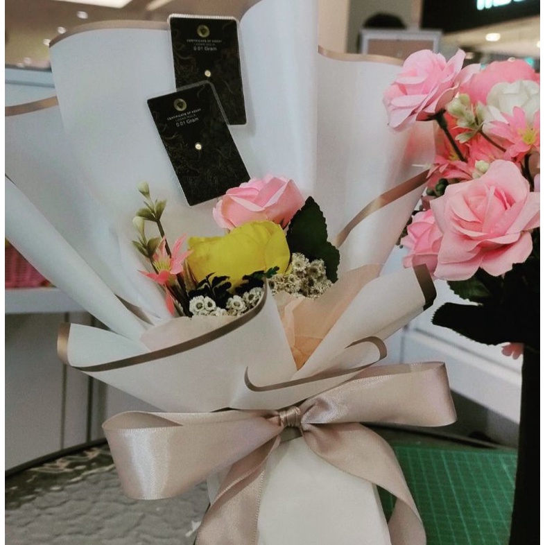 Jual Gift Emas / Bucket / Pigura / Gift Box untuk kado pernikahan ulang ...