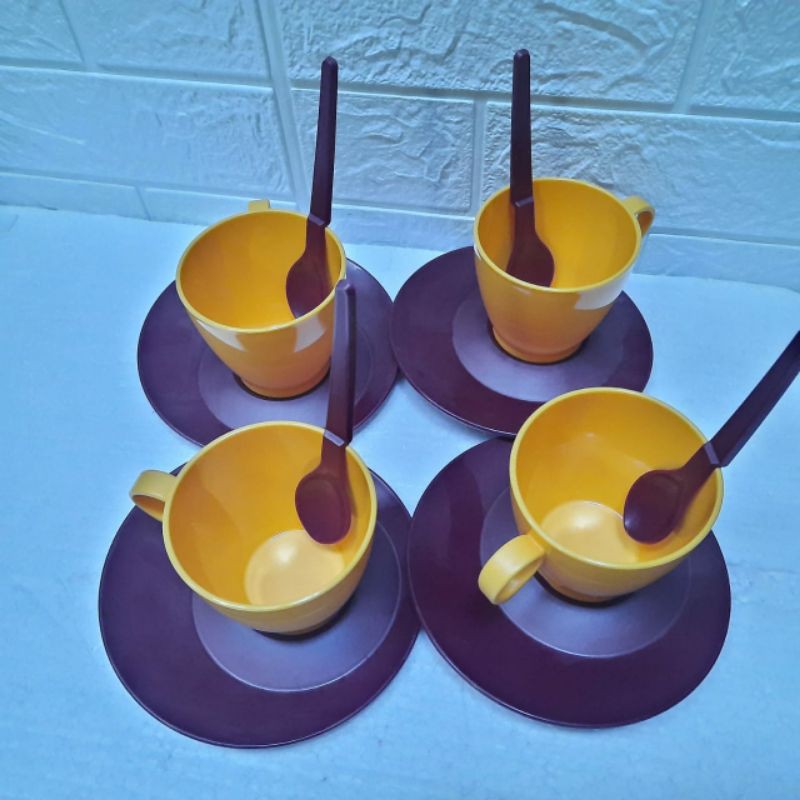 Jual Tupperware moment cup/ 1 set Cangkir keluarga (4 pcs ) | Shopee ...